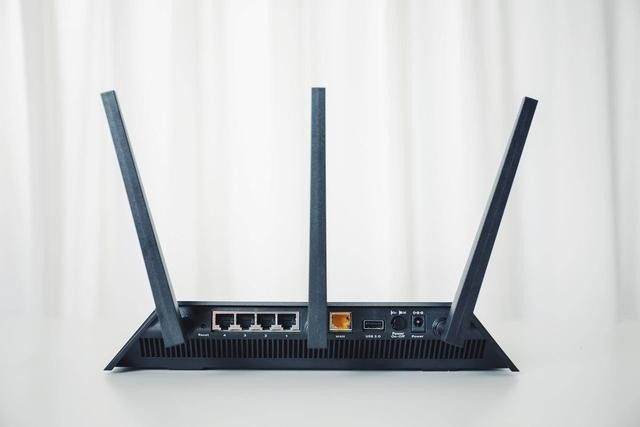 经典旗舰路由，Netgear R7000 上手体验-中关村在线头条