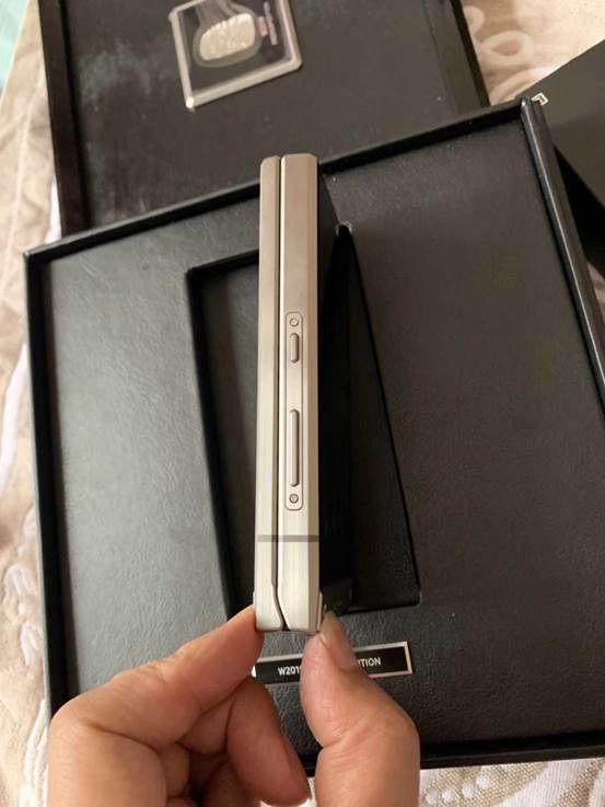 三星W2019 高端大气上档次 颜值360°无死角-中关村在线头条