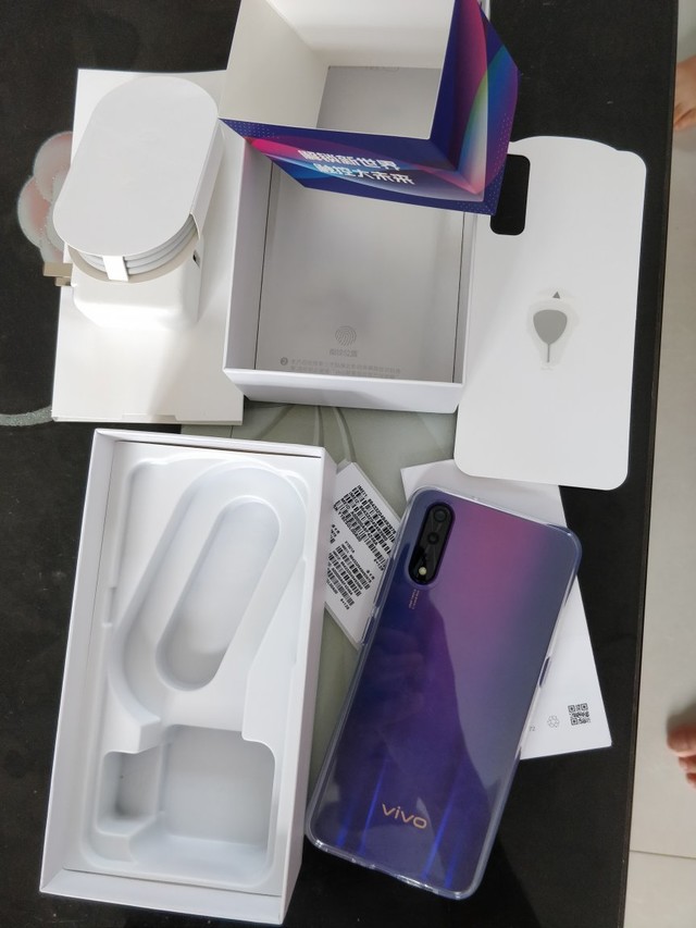 vivo Z5手机的颜色极光幻境是第一首选-中关村在线头条