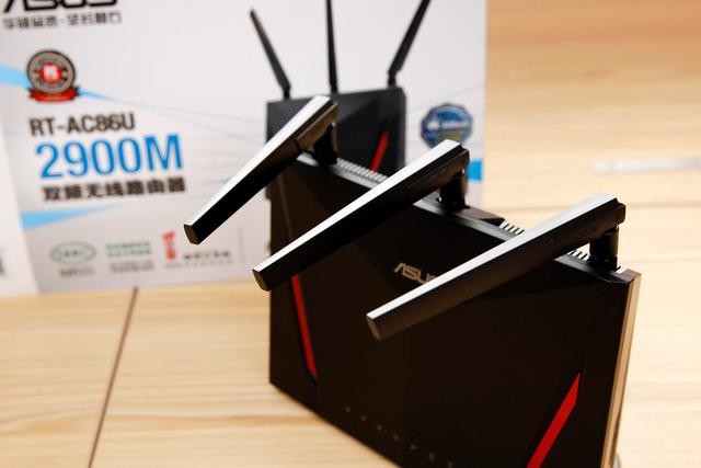 华硕双频路由器RT-AC86U 2900M 开箱-中关村在线头条