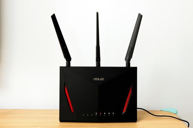 华硕双频路由器RT-AC86U 2900M 开箱-中关村在线头条