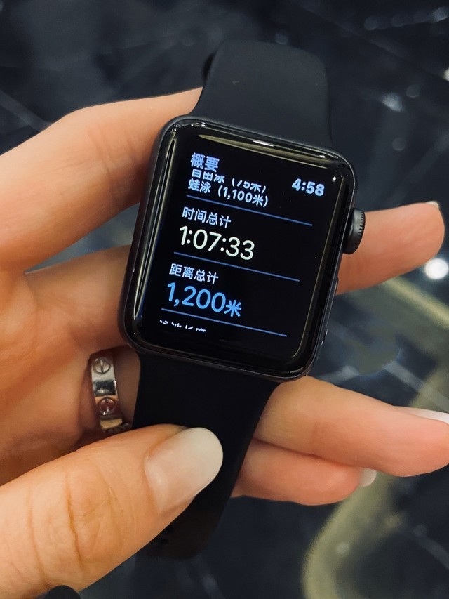 iwatch 游泳必备！再也不担心记错圈数-中关村在线头条
