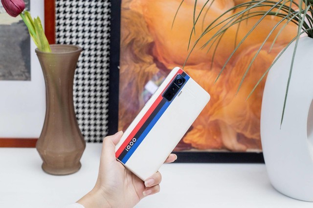 iQOO 5 Pro 带来两种独特风格和质感-中关村在线头条