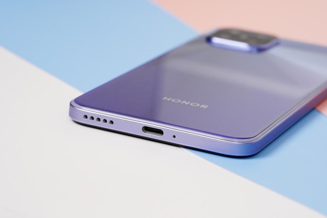 荣耀Play5体验：66W超级快充+轻薄手感-中关村在线头条