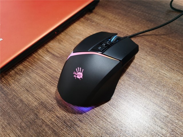 双飞燕血手幽灵V8M Max电竞鼠标：功能和性价比-中关村在线头条