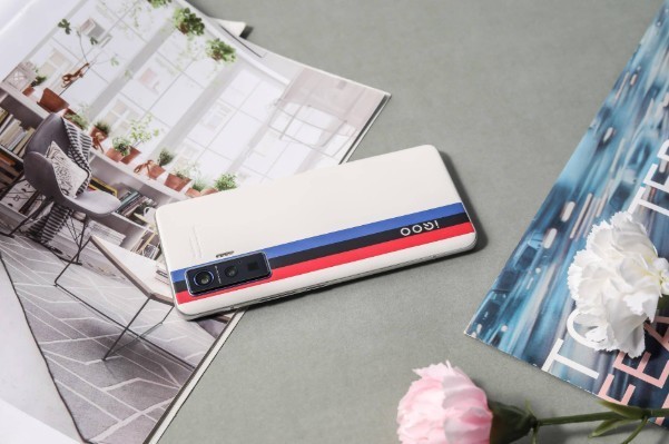 120W为iQOO 5 Pro加速，15分钟充满电-中关村在线头条